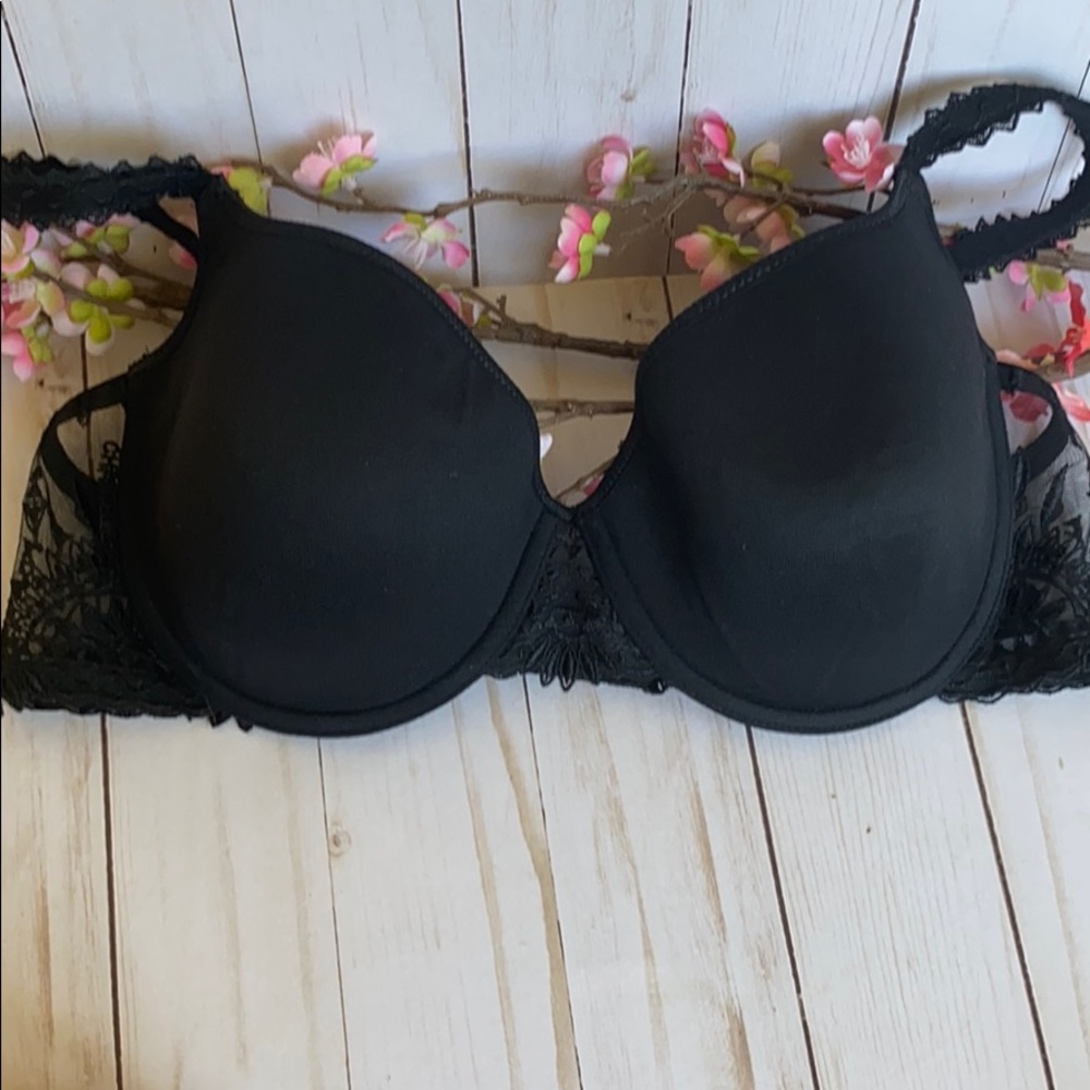 Chantelle Sexy Black Lace Bra Size 34 D - Gem